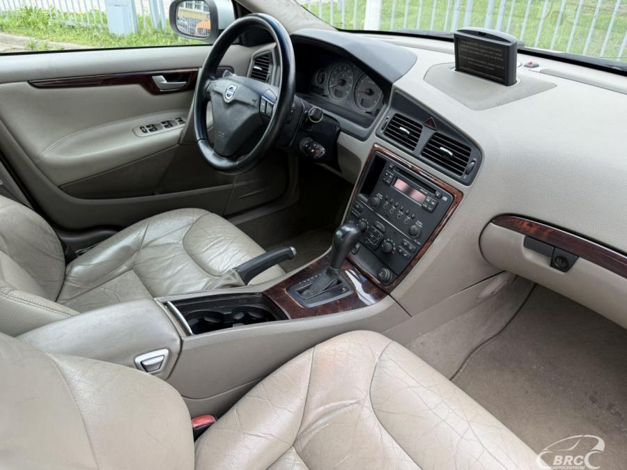 Volvo S60 2006 Klaipėda, ar dzinēja tilpumu 2.44 L un nobraukumu 174 tūkst. km par 1800 €, foto 5 vietnē AUTOMOTO.COM.LV