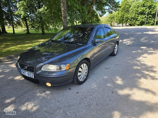 Volvo S60 2006 in Radviliskis, with an engine capacity of 2.40 L and mileage of 228 thousand km for 1150 €, photo 1 on AUTOMOTO.COM.LV