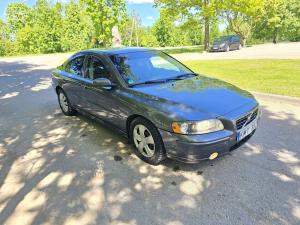 Volvo S60 2006 in Radviliskis, with an engine capacity of 2.40 L and mileage of 228 thousand km for 1150 €, photo 3 on AUTOMOTO.COM.LV