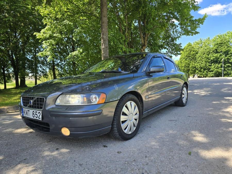 Volvo S60 2006 in Radviliskis, with an engine capacity of 2.40 L and mileage of 228 thousand km for 1150 €, photo 6 on AUTOMOTO.COM.LV