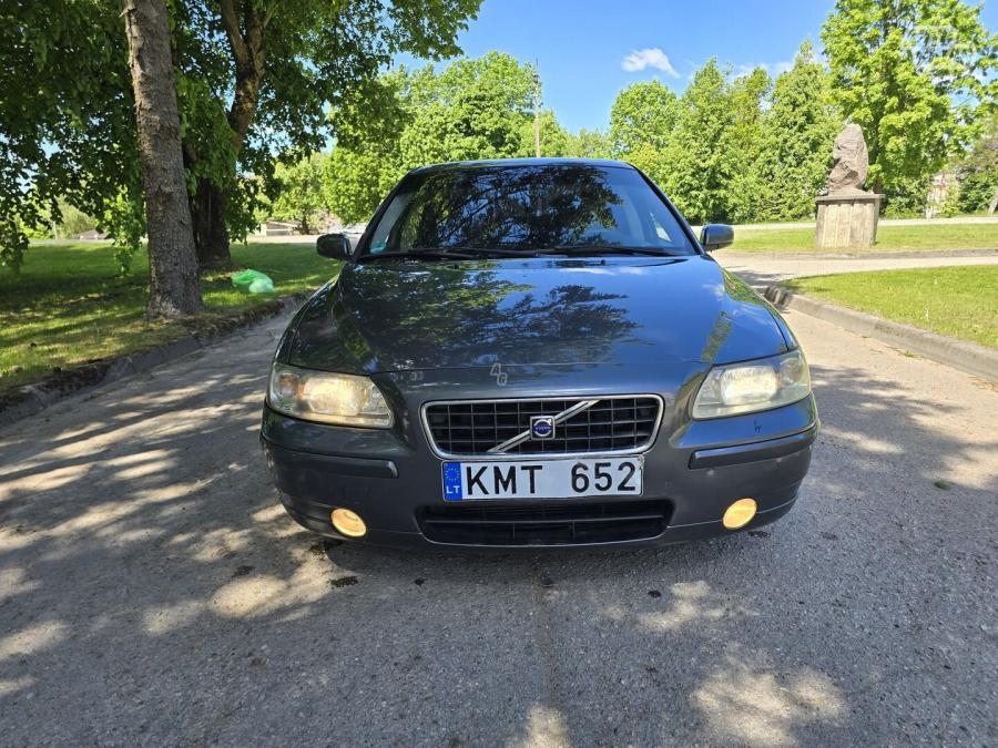 Volvo S60 2006 in Radviliskis, with an engine capacity of 2.40 L and mileage of 228 thousand km for 1150 €, photo 10 on AUTOMOTO.COM.LV