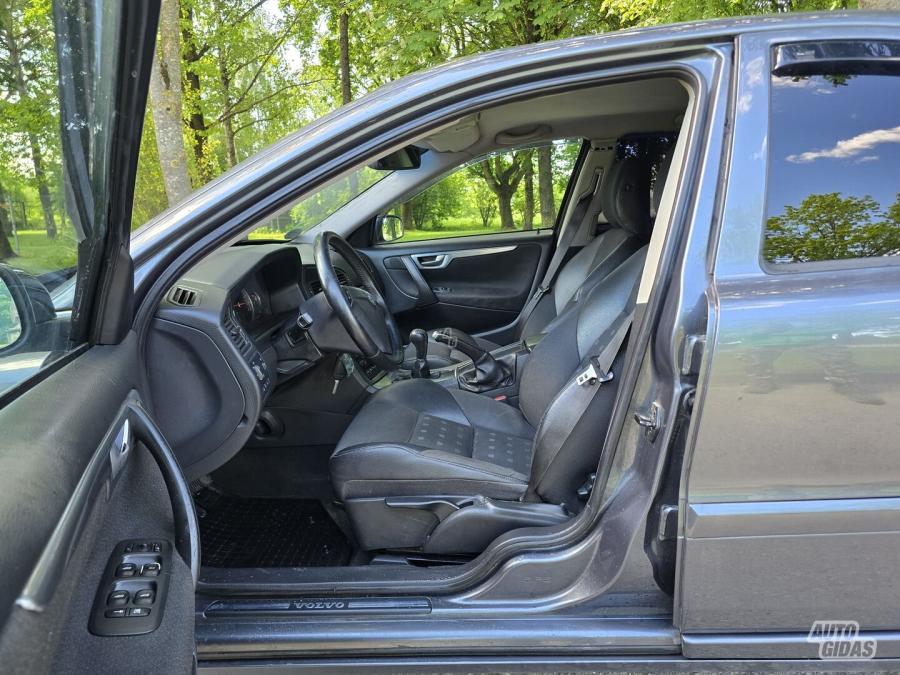 Volvo S60 2006 in Radviliskis, with an engine capacity of 2.40 L and mileage of 228 thousand km for 1150 €, photo 14 on AUTOMOTO.COM.LV