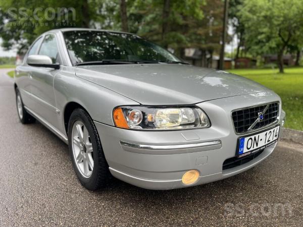 Volvo S60 2006 Rēzekne, ar dzinēja tilpumu 2.40 L un nobraukumu 288 tūkst. km par 3850 €, foto 2 vietnē AUTOMOTO.COM.LV