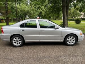 Volvo S60 2006 in Rezekne, with an engine capacity of 2.40 L and mileage of 288 thousand km for 3850 €, photo 4 on AUTOMOTO.COM.LV