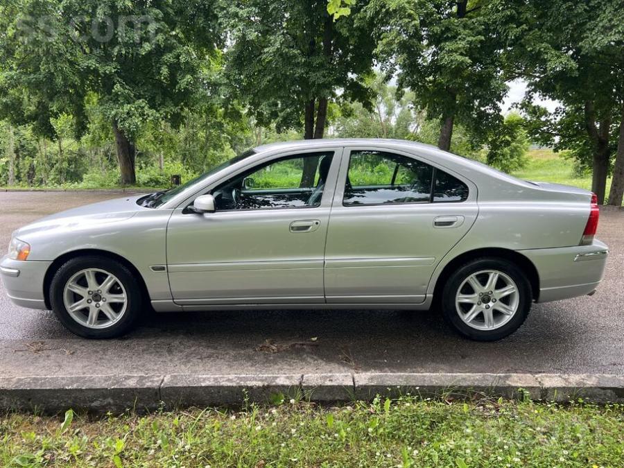 Volvo S60 2006 in Rezekne, with an engine capacity of 2.40 L and mileage of 288 thousand km for 3850 €, photo 5 on AUTOMOTO.COM.LV