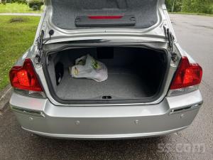 Volvo S60 2006 in Rezekne, with an engine capacity of 2.40 L and mileage of 288 thousand km for 3850 €, photo 13 on AUTOMOTO.COM.LV