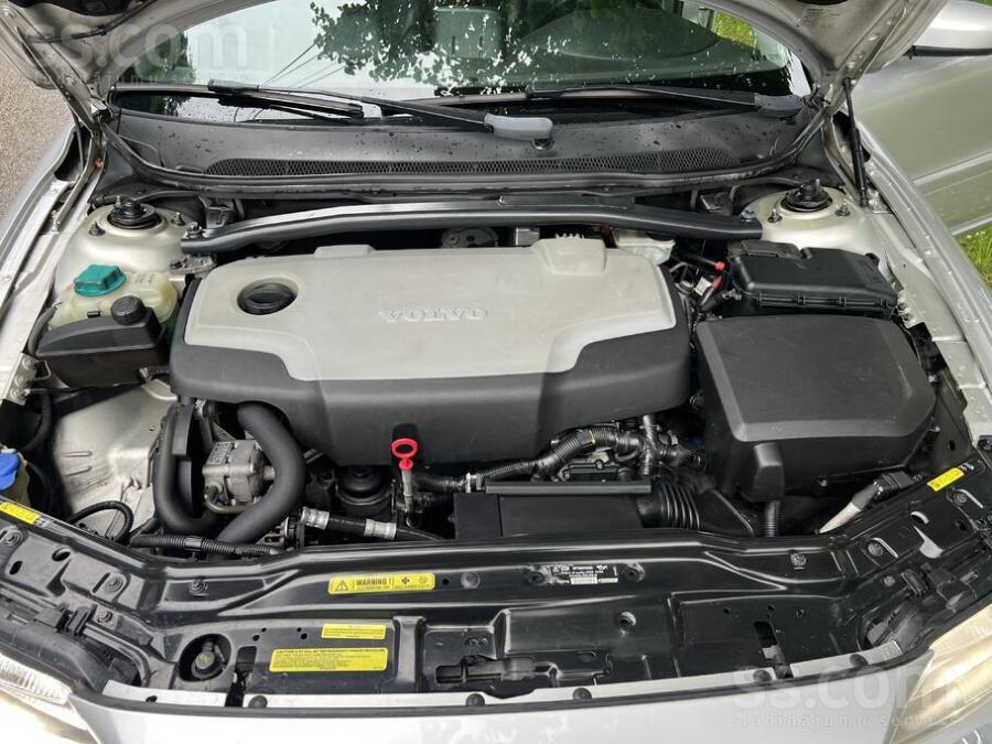 Volvo S60 2006 in Rezekne, with an engine capacity of 2.40 L and mileage of 288 thousand km for 3850 €, photo 15 on AUTOMOTO.COM.LV