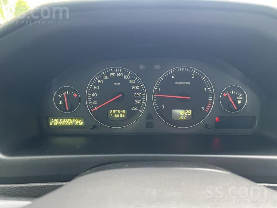 Volvo S60 2006 in Rezekne, with an engine capacity of 2.40 L and mileage of 288 thousand km for 3850 €, photo 17 on AUTOMOTO.COM.LV