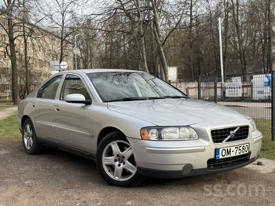 Volvo S60 2006 in Riga, with an engine capacity of 2.40 L and mileage of 402 thousand km for 2000 €, photo 3 on AUTOMOTO.COM.LV