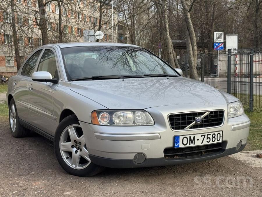 Volvo S60 2006 in Riga, with an engine capacity of 2.40 L and mileage of 402 thousand km for 2000 €, photo 4 on AUTOMOTO.COM.LV