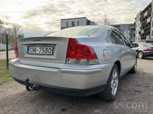 Volvo S60 2006 in Riga, with an engine capacity of 2.40 L and mileage of 402 thousand km for 2000 €, photo 9 on AUTOMOTO.COM.LV