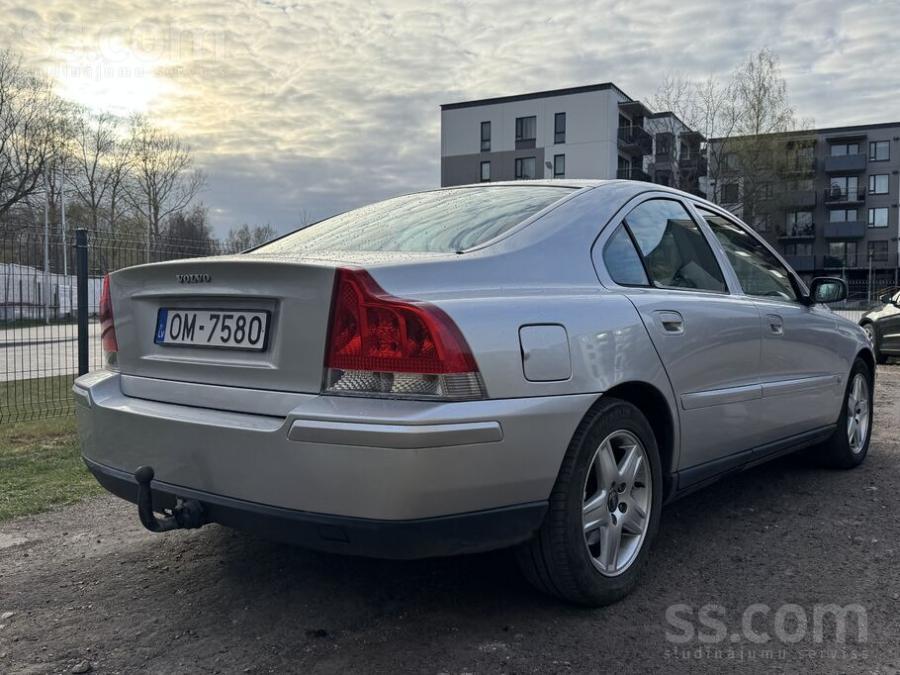 Volvo S60 2006 in Riga, with an engine capacity of 2.40 L and mileage of 402 thousand km for 2000 €, photo 10 on AUTOMOTO.COM.LV
