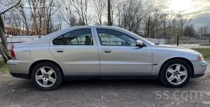 Volvo S60 2006 in Riga, with an engine capacity of 2.40 L and mileage of 402 thousand km for 2000 €, photo 12 on AUTOMOTO.COM.LV