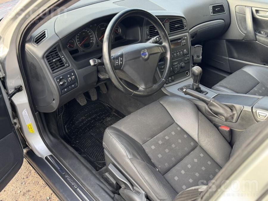Volvo S60 2006 in Riga, with an engine capacity of 2.40 L and mileage of 402 thousand km for 2000 €, photo 14 on AUTOMOTO.COM.LV