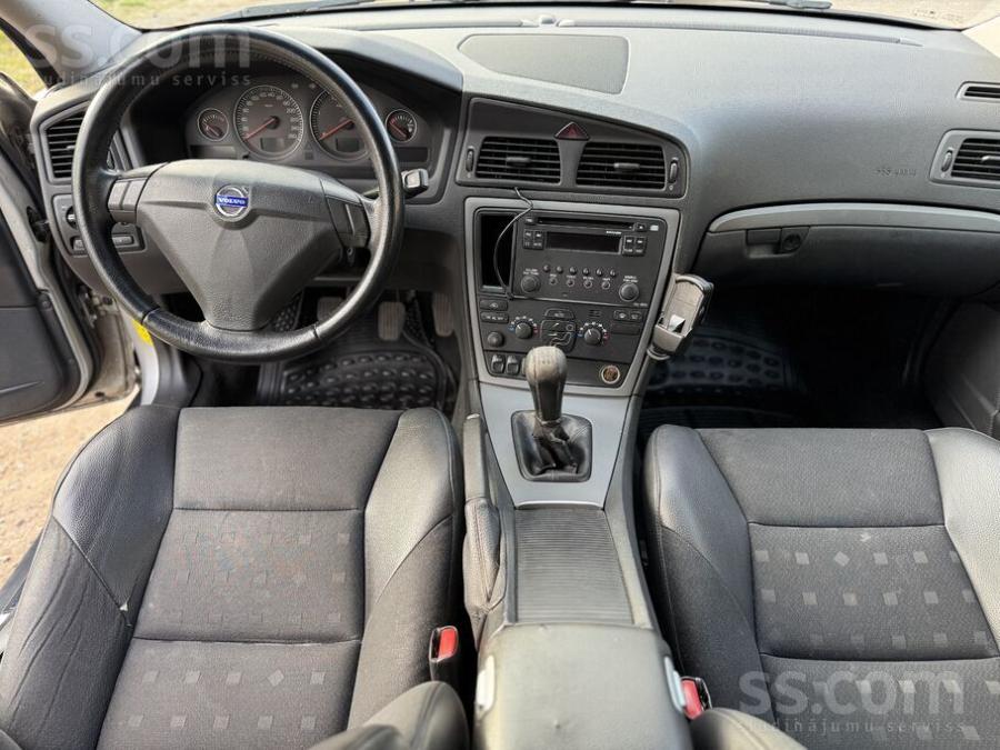 Volvo S60 2006 in Riga, with an engine capacity of 2.40 L and mileage of 402 thousand km for 2000 €, photo 17 on AUTOMOTO.COM.LV