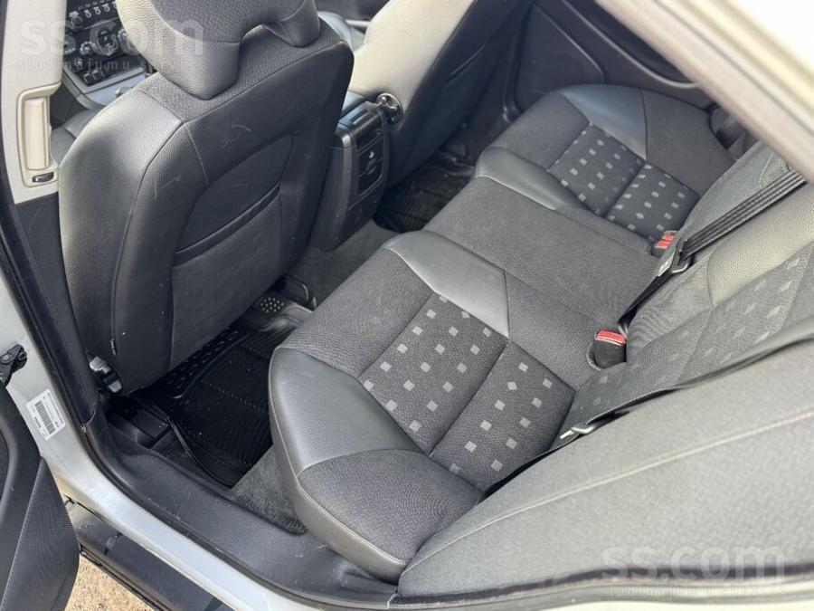 Volvo S60 2006 in Riga, with an engine capacity of 2.40 L and mileage of 402 thousand km for 2000 €, photo 18 on AUTOMOTO.COM.LV