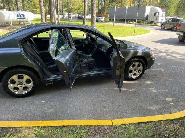 Volvo S60 2006 Rīga, ar dzinēja tilpumu 2.40 L un nobraukumu 0 tūkst. km par 3400 €, foto 8 vietnē AUTOMOTO.COM.LV