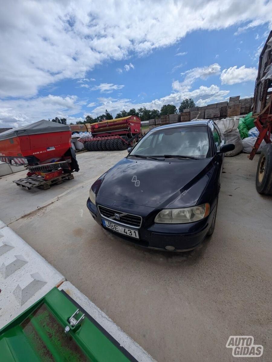 Volvo S60 2006 Šauļi, ar dzinēja tilpumu 2.40 L un nobraukumu 0 tūkst. km par 900 €, foto 1 vietnē AUTOMOTO.COM.LV