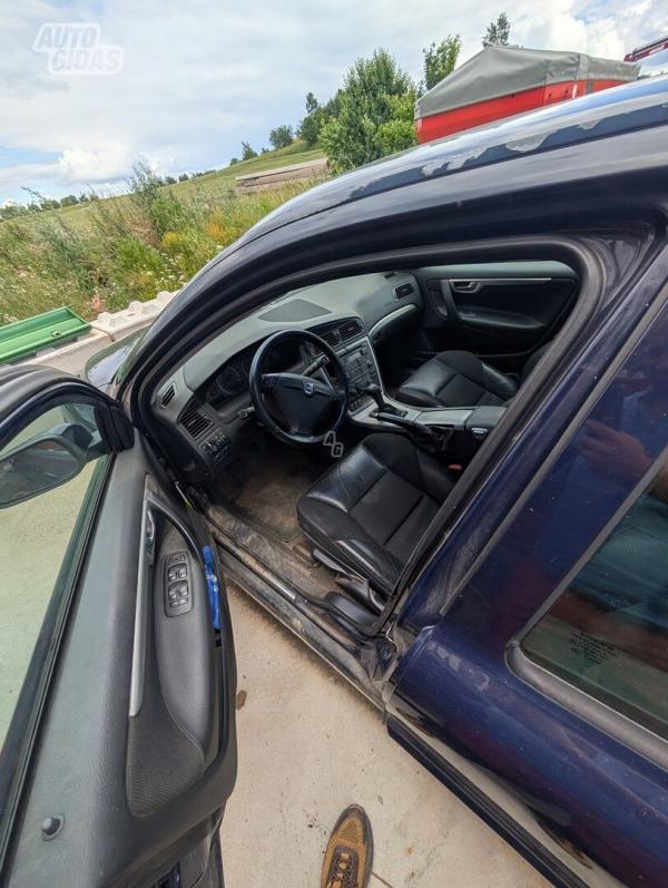 Volvo S60 2006 Šauļi, ar dzinēja tilpumu 2.40 L un nobraukumu 0 tūkst. km par 900 €, foto 2 vietnē AUTOMOTO.COM.LV