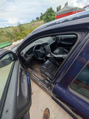 Volvo S60 2006 Šauļi, ar dzinēja tilpumu 2.40 L un nobraukumu 0 tūkst. km par 900 €, foto 3 vietnē AUTOMOTO.COM.LV