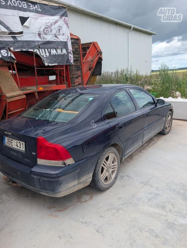 Volvo S60 2006 Šauļi, ar dzinēja tilpumu 2.40 L un nobraukumu 0 tūkst. km par 900 €, foto 4 vietnē AUTOMOTO.COM.LV