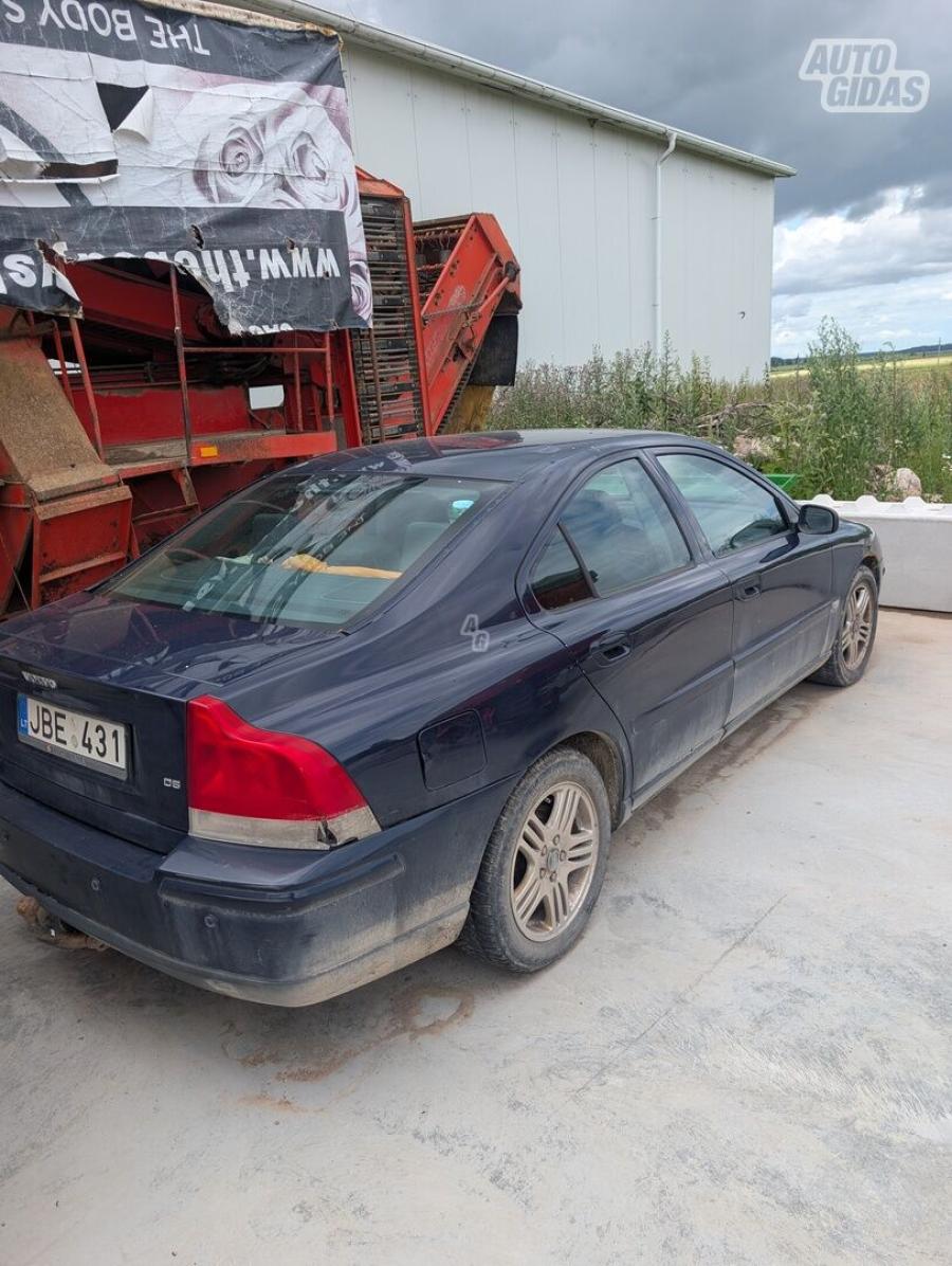 Volvo S60 2006 Šauļi, ar dzinēja tilpumu 2.40 L un nobraukumu 0 tūkst. km par 900 €, foto 5 vietnē AUTOMOTO.COM.LV