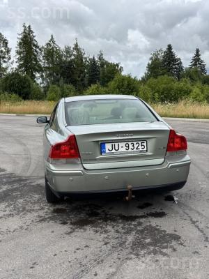 Volvo S60 2006 Dobele, ar dzinēja tilpumu 2.40 L un nobraukumu 343 tūkst. km par 500 €, foto  vietnē AUTOMOTO.COM.LV