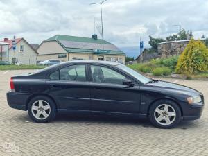 Volvo S60 2006 in Ukmerge, with an engine capacity of 2.40 L and mileage of 265 thousand km for 1950 €, photo  on AUTOMOTO.COM.LV