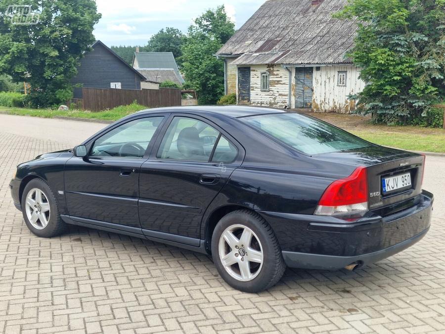 Volvo S60 2006 in Ukmerge, with an engine capacity of 2.40 L and mileage of 265 thousand km for 1950 €, photo 3 on AUTOMOTO.COM.LV