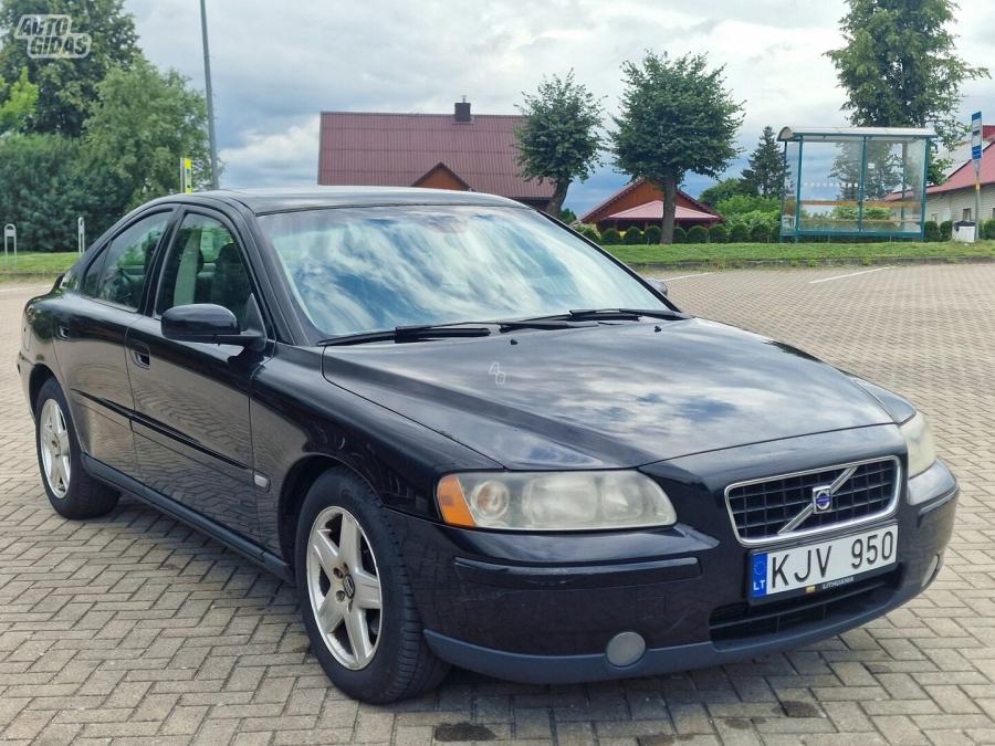 Volvo S60 2006 in Ukmerge, with an engine capacity of 2.40 L and mileage of 265 thousand km for 1950 €, photo 7 on AUTOMOTO.COM.LV