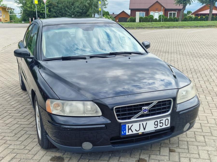 Volvo S60 2006 in Ukmerge, with an engine capacity of 2.40 L and mileage of 265 thousand km for 1950 €, photo 8 on AUTOMOTO.COM.LV