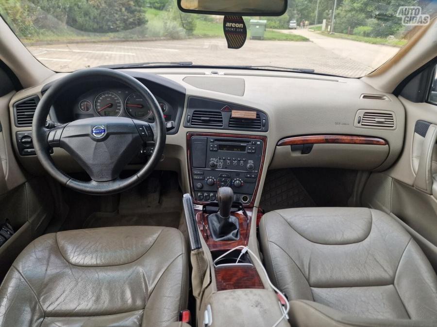 Volvo S60 2006 in Ukmerge, with an engine capacity of 2.40 L and mileage of 265 thousand km for 1950 €, photo 15 on AUTOMOTO.COM.LV