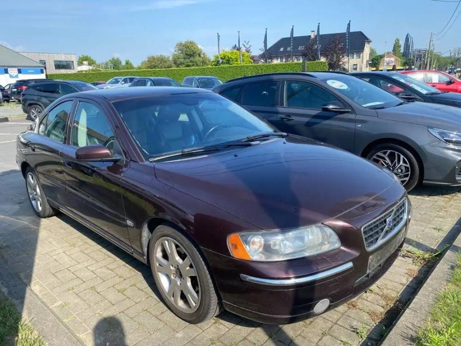 Volvo S60 2006 Jūrmala, ar dzinēja tilpumu 2.40 L un nobraukumu 395 tūkst. km par 3590 €, foto 1 vietnē AUTOMOTO.COM.LV