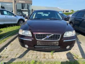 Volvo S60 2006 Jūrmala, ar dzinēja tilpumu 2.40 L un nobraukumu 395 tūkst. km par 3590 €, foto 4 vietnē AUTOMOTO.COM.LV