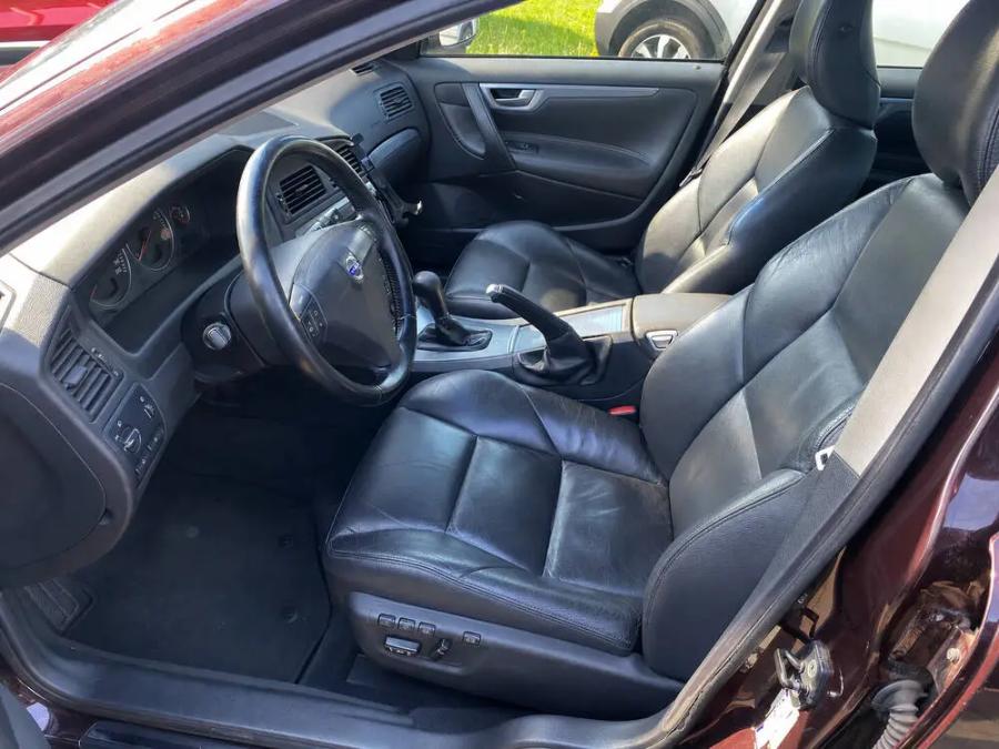 Volvo S60 2006 Jūrmala, ar dzinēja tilpumu 2.40 L un nobraukumu 395 tūkst. km par 3590 €, foto 7 vietnē AUTOMOTO.COM.LV