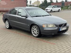 Volvo S60 2006 Jonava, ar dzinēja tilpumu 2.40 L un nobraukumu 300 tūkst. km par 950 €, foto  vietnē AUTOMOTO.COM.LV