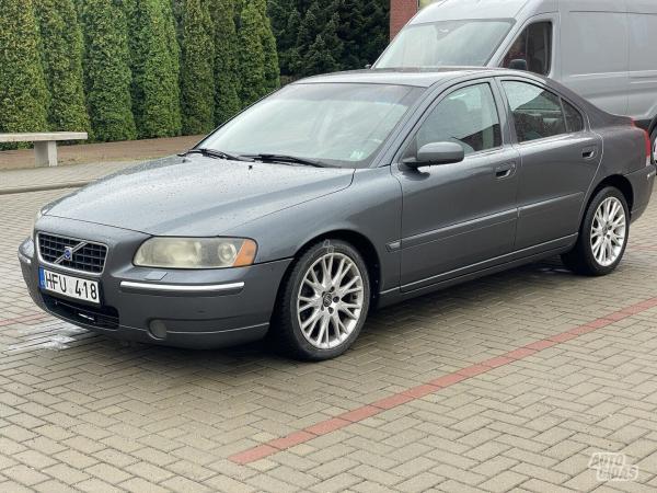 Volvo S60 2006 in Jonava, with an engine capacity of 2.40 L and mileage of 300 thousand km for 950 €, photo 3 on AUTOMOTO.COM.LV