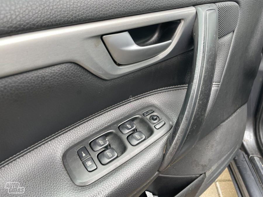 Volvo S60 2006 Jonava, ar dzinēja tilpumu 2.40 L un nobraukumu 300 tūkst. km par 950 €, foto 7 vietnē AUTOMOTO.COM.LV
