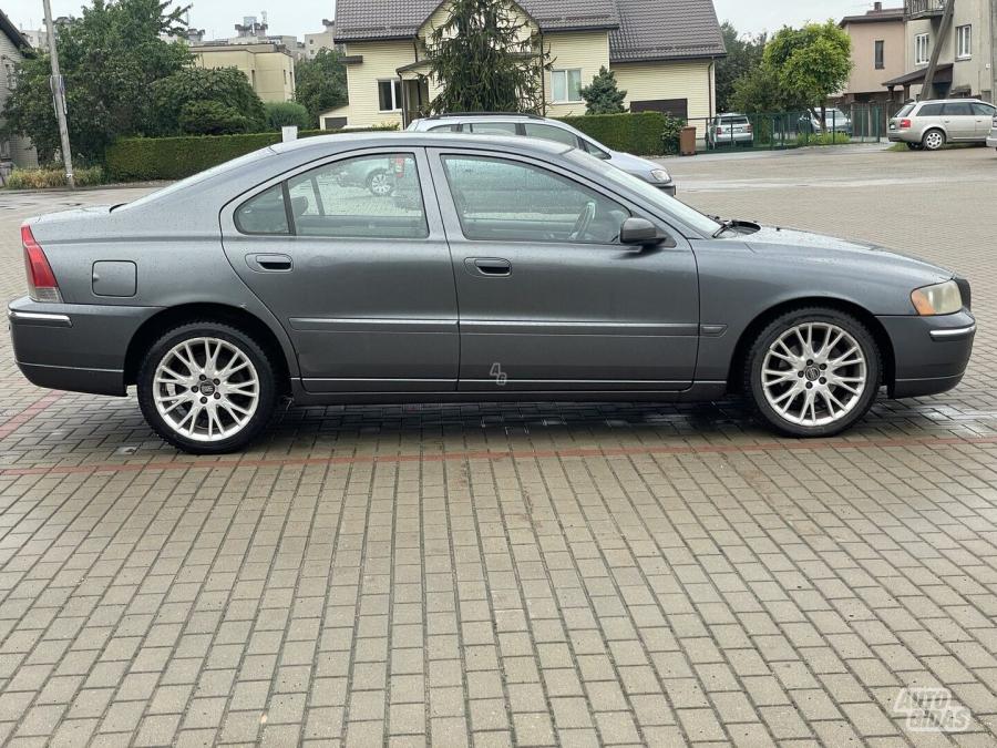 Volvo S60 2006 Jonava, ar dzinēja tilpumu 2.40 L un nobraukumu 300 tūkst. km par 950 €, foto 8 vietnē AUTOMOTO.COM.LV