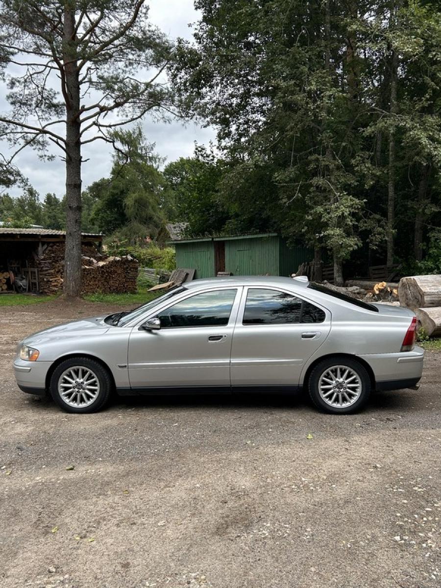 Volvo S60 2006 Tartu, ar dzinēja tilpumu 0.00 L un nobraukumu 391 tūkst. km par 3500 €, foto 3 vietnē AUTOMOTO.COM.LV
