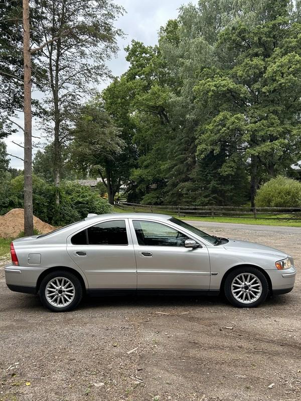 Volvo S60 2006 in Tartu, with an engine capacity of 0.00 L and mileage of 391 thousand km for 3500 €, photo 3 on AUTOMOTO.COM.LV