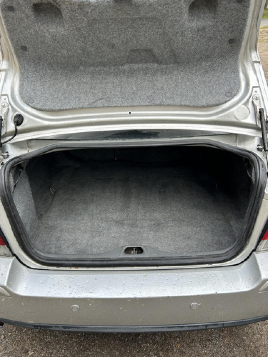 Volvo S60 2006 in Tartu, with an engine capacity of 0.00 L and mileage of 391 thousand km for 3500 €, photo 10 on AUTOMOTO.COM.LV