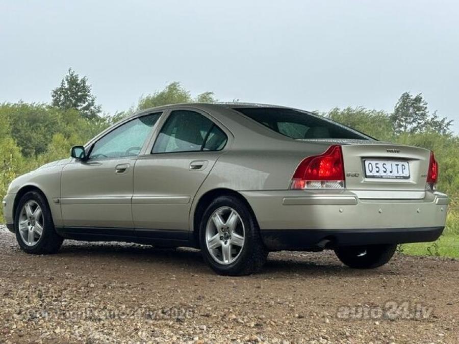 Вольво С60 2006 в Тарту, объемом двигателя 2.40 л и пробегом 207 тыс. км за 4450 €, фото 4 на AUTOMOTO.COM.LV