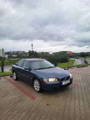 Volvo S60 2006 in Vilnius, with an engine capacity of 2.40 L and mileage of 340 thousand km for 2400 €, photo 6 on AUTOMOTO.COM.LV