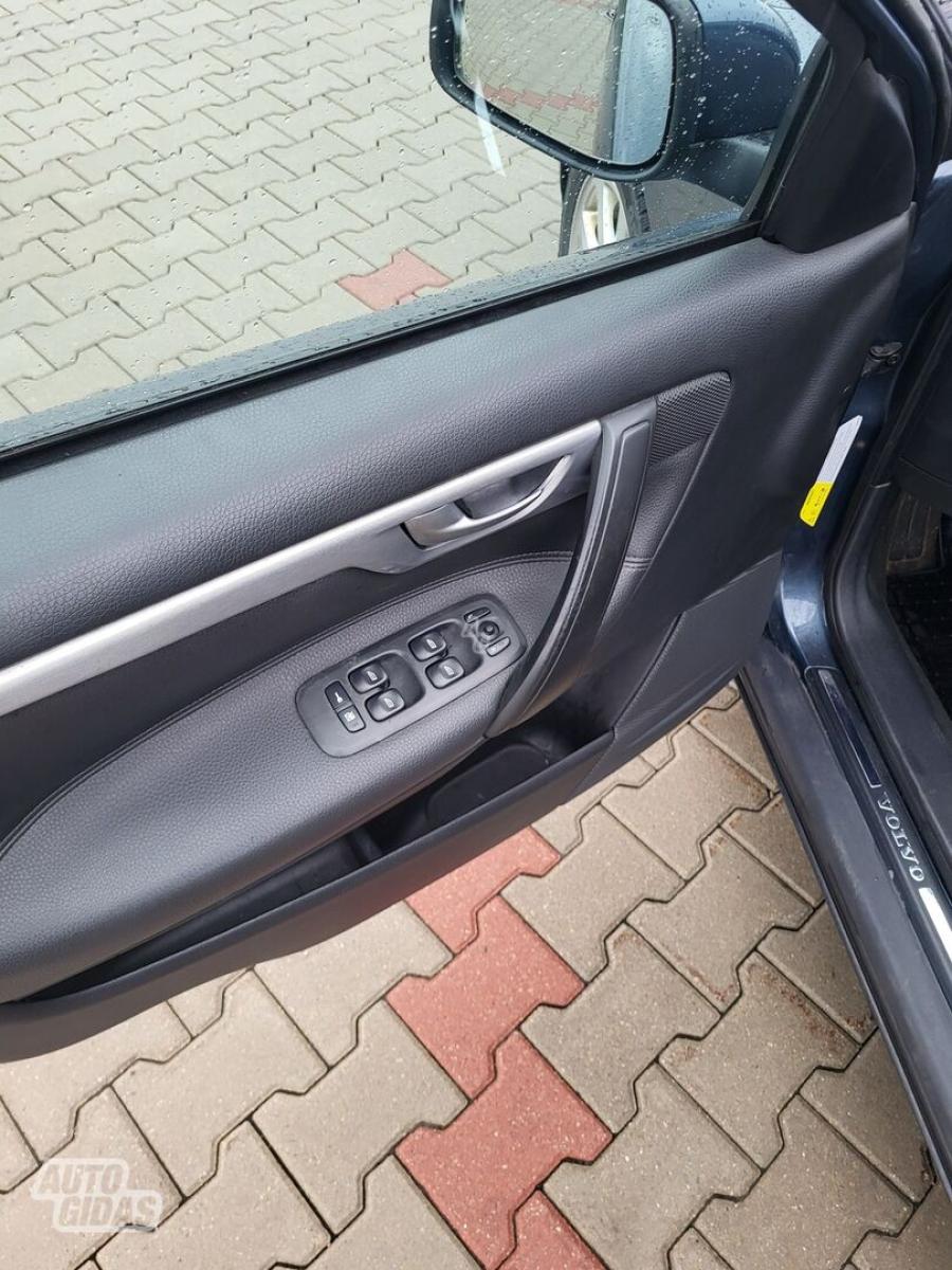 Volvo S60 2006 in Vilnius, with an engine capacity of 2.40 L and mileage of 340 thousand km for 2400 €, photo 10 on AUTOMOTO.COM.LV