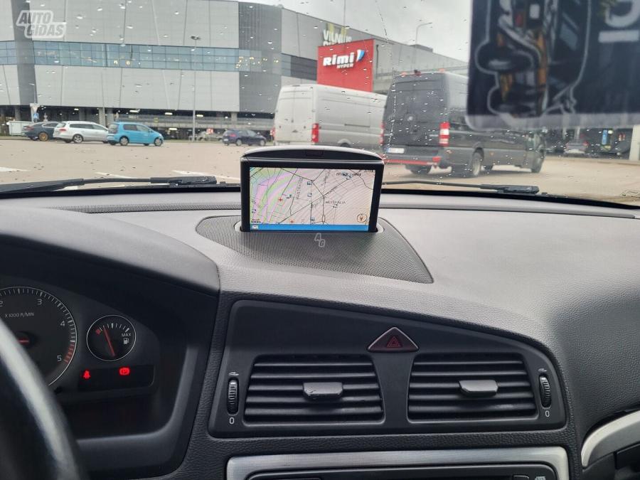 Volvo S60 2006 in Vilnius, with an engine capacity of 2.40 L and mileage of 340 thousand km for 2400 €, photo 15 on AUTOMOTO.COM.LV