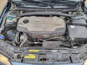 Volvo S60 2006 in Vilnius, with an engine capacity of 2.40 L and mileage of 340 thousand km for 2400 €, photo 16 on AUTOMOTO.COM.LV
