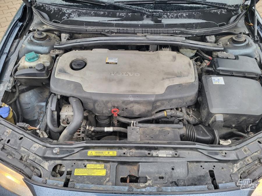Volvo S60 2006 in Vilnius, with an engine capacity of 2.40 L and mileage of 340 thousand km for 2400 €, photo 16 on AUTOMOTO.COM.LV