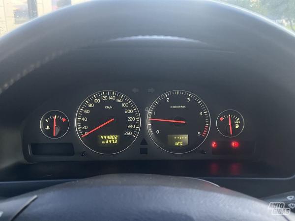 Volvo S60 2006 Tauragė, ar dzinēja tilpumu 2.40 L un nobraukumu 400 tūkst. km par 1150 €, foto 10 vietnē AUTOMOTO.COM.LV