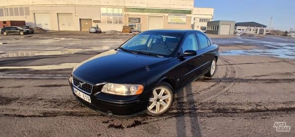 Volvo S60 2006 Pasvalys, ar dzinēja tilpumu 2.40 L un nobraukumu 286 tūkst. km par 2600 €, foto 1 vietnē AUTOMOTO.COM.LV